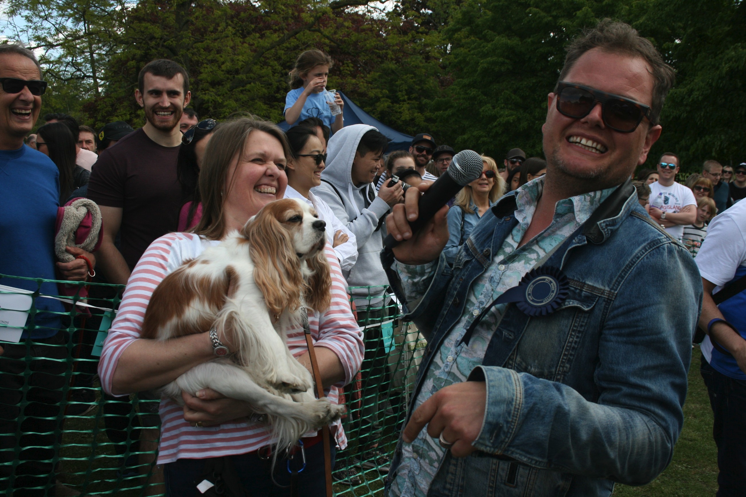 PICTURES: Alan Carr and Michelle Collins host Great Hampstead Bark Off ...