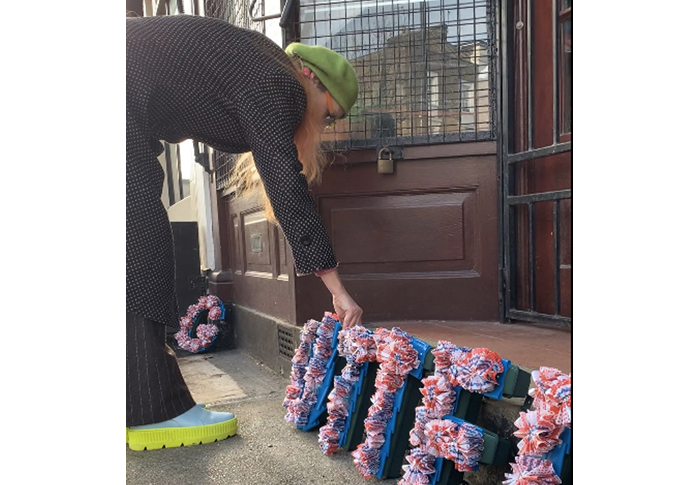 ‘Gutted' wreath tribute to shop closed by Covid crisis | Islington Tribune